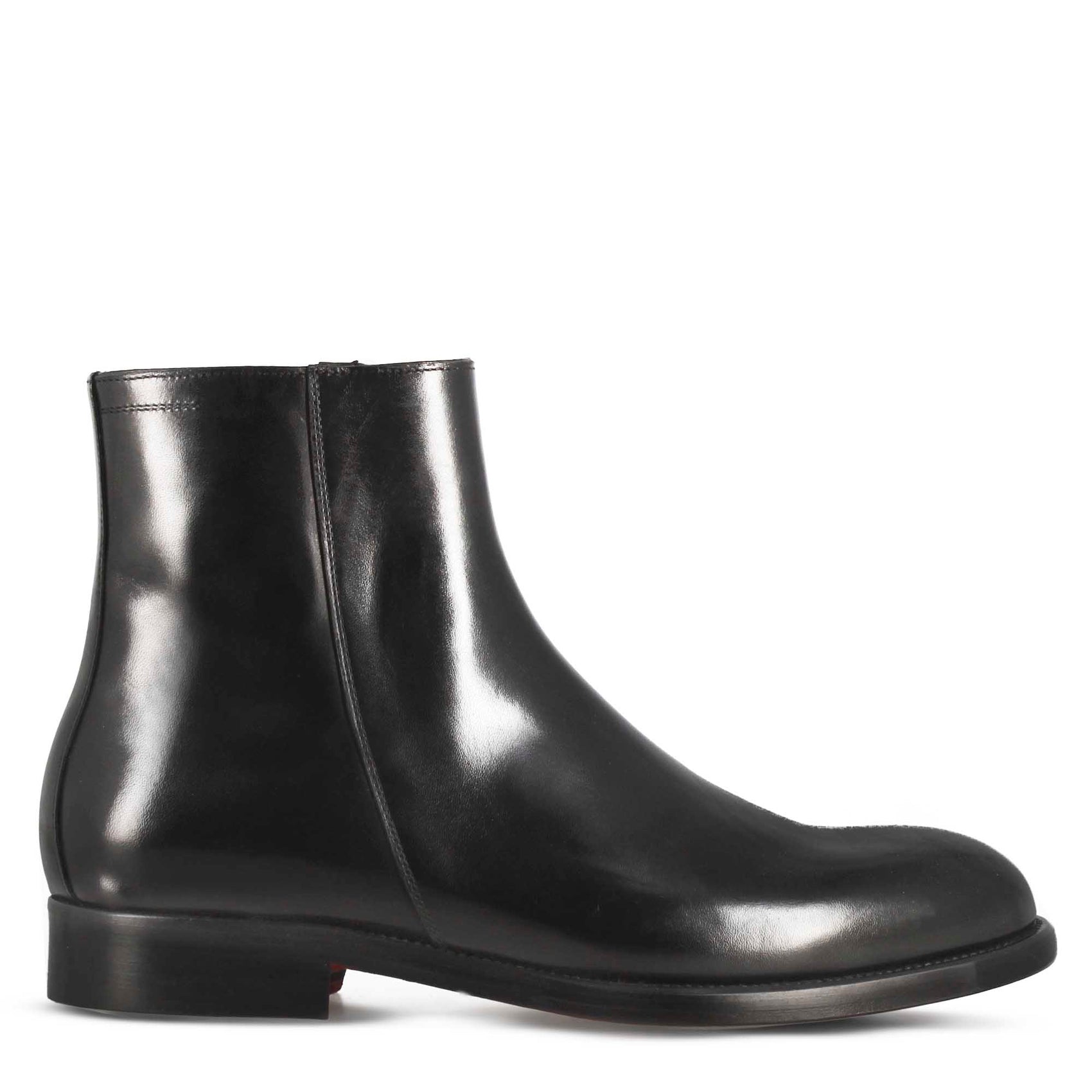 Elegant men's ankle boot in smooth black leather